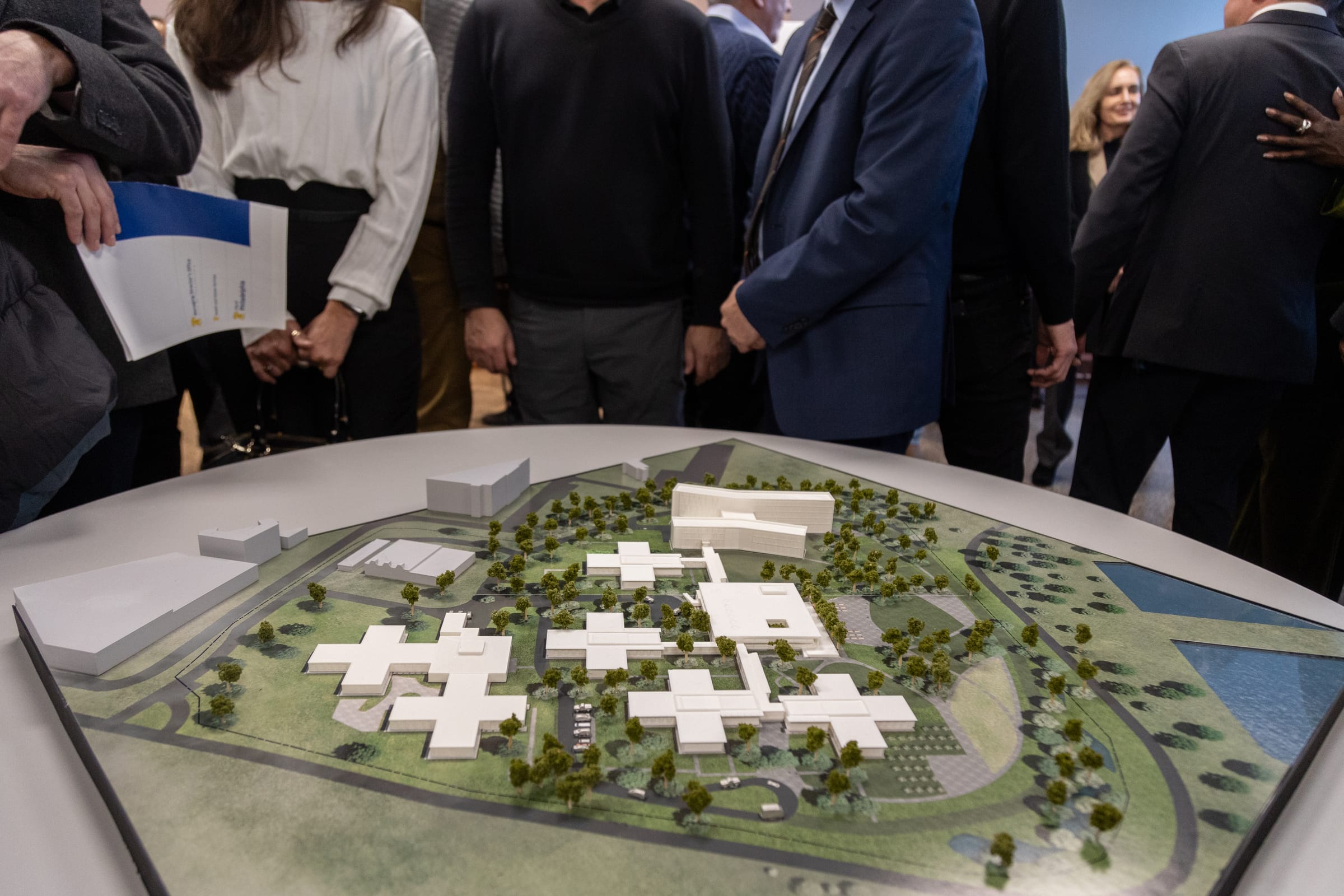 Mayor Parker announces new addiction aftercare center, hundreds of ...